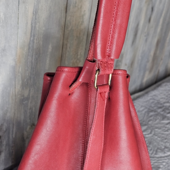 Coach | Bags | Rare 9s Vintage Coach Red Large Bixby Sling Bag 9929 ...